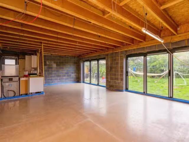 3 bedroom detached bungalow for sale in East Onslow Close, Wor.