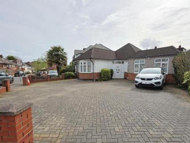 3 Bedroom Detached Bungalow For Sale In Edgware