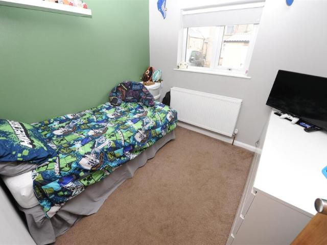 3 bedroom detached bungalow for sale in Elliot Court, Queensbury, Bradford, BD13