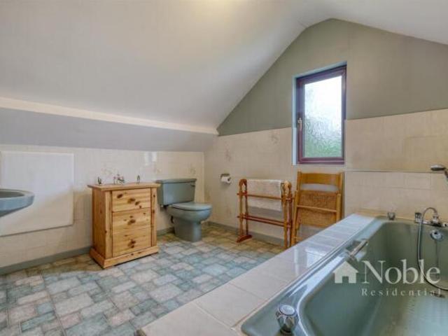 3 bedroom detached bungalow for sale in Foxes Grove, Hutton, CM13