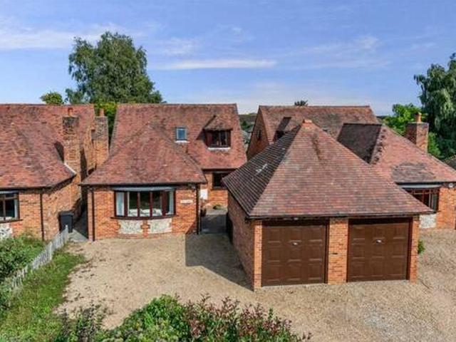 3 bedroom detached bungalow for sale in Fairfield Road Bosham PO18