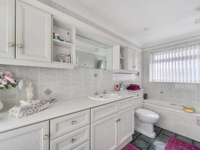 3 bedroom detached bungalow for sale in Kendal, Toothill, Swindon, SN5 8HW, SN5