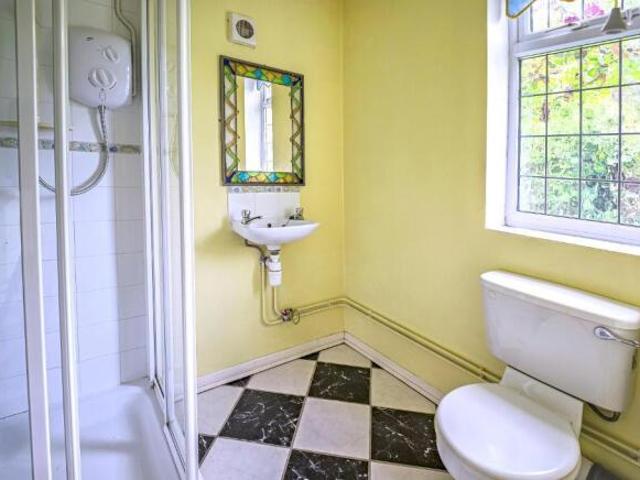 3 bedroom detached bungalow for sale in Kimbolton Rd, Bedford, MK41 8AA, MK41