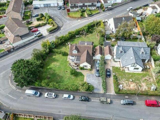 3 Bedroom Detached Bungalow For Sale In Kingsteignton
