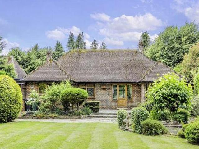 3 Bedroom Detached Bungalow For Sale In Kingswood
