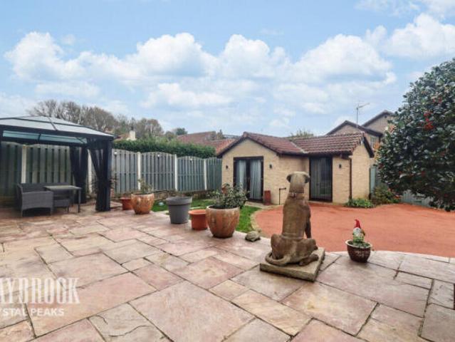3 bedroom detached bungalow for sale in Kye Lane, Sheffield, S26