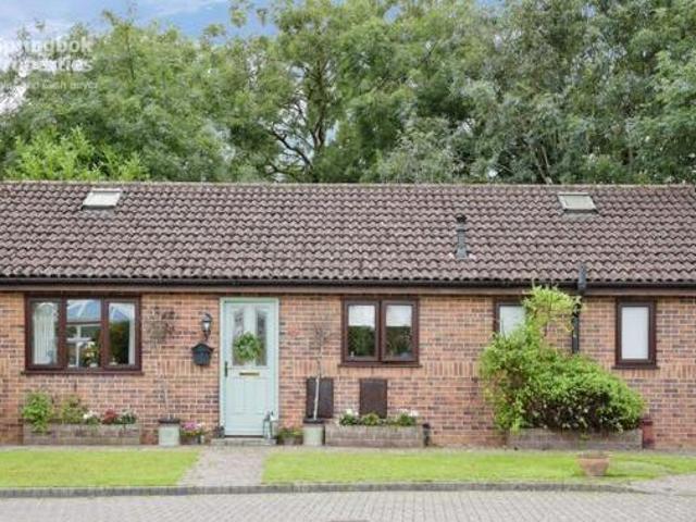 3 Bedroom Detached Bungalow For Sale In Howden, Goole