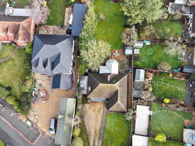3 bedroom detached bungalow for sale in Homesteads Road, Basingstoke RG22 5LQ, RG22