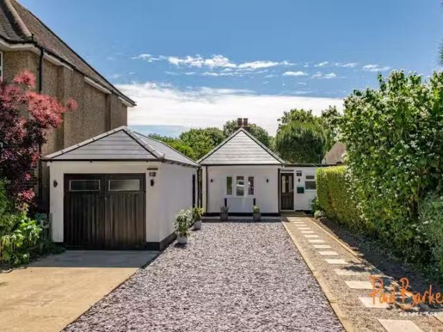 3 bedroom detached bungalow for sale in Hawfield Gardens, Park.