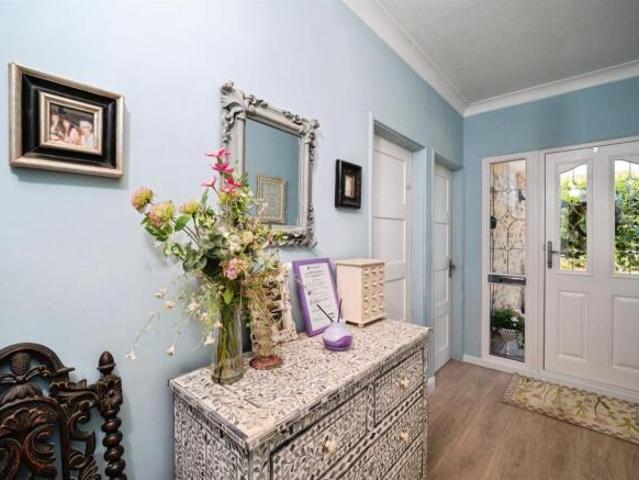 3 bedroom detached bungalow for sale in Hawthorne Avenue, Willerby, Hull, HU10