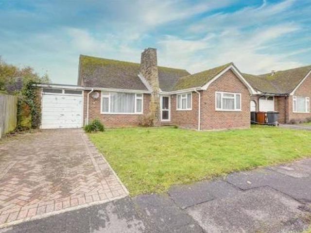 3 bedroom detached bungalow for sale in Hailsham East Sussex BN27