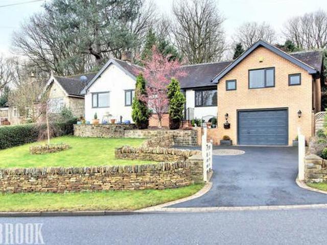 3 bedroom detached bungalow for sale in Hall Wood Road Burncross S35