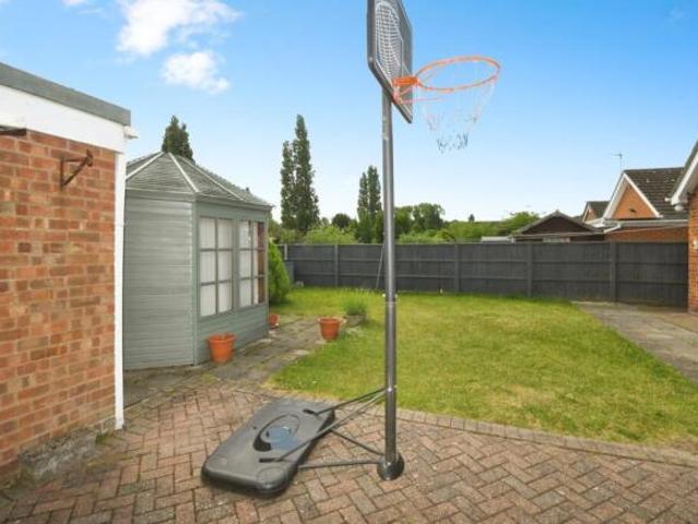 3 bedroom detached bungalow for sale in Hall Drive, Lincoln, LN6