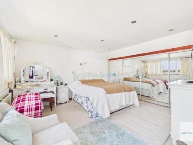 3 bedroom detached bungalow for sale in Harcourt Crescent, Nuthall, NG16