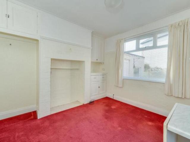 3 bedroom detached bungalow for sale in Hutcliffe Wood Road, Sheffield, S8