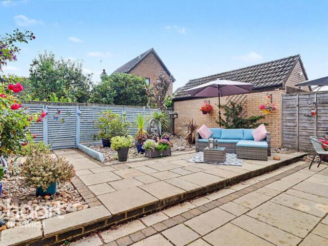 3 bedroom detached bungalow for sale in Ivy Road, Spixworth, NR10