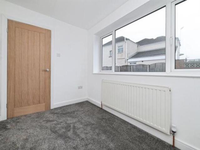 3 bedroom detached bungalow for sale in Leads Bungalows, Sutton On Hull, HU7