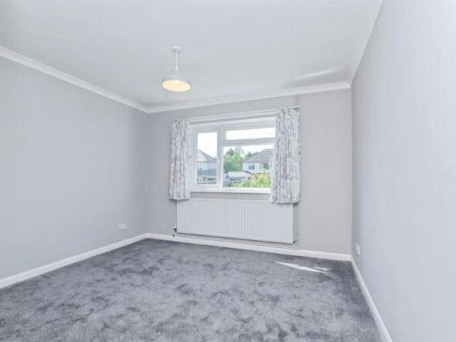 3 bedroom detached bungalow for sale in Little Glen Road, Glen Parva, Leicester, LE2