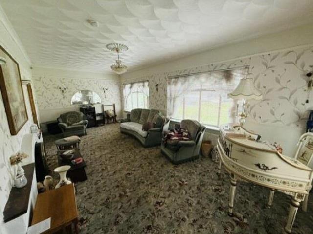 3 bedroom detached bungalow for sale in Moor Park Drive, Bradford, BD3