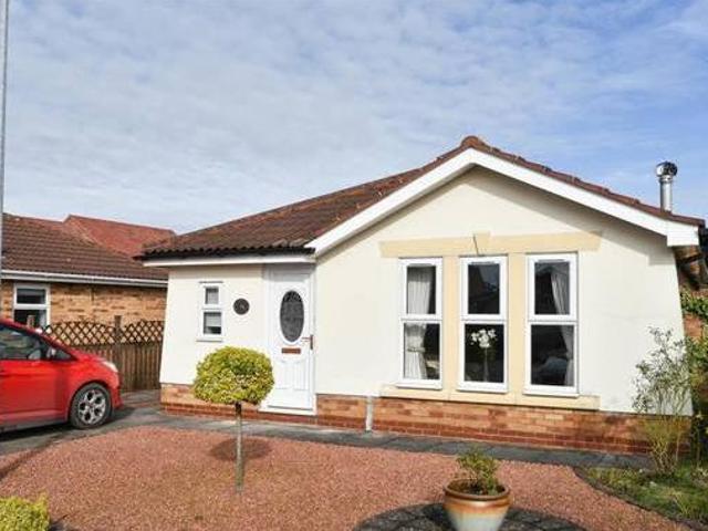 3 bedroom detached bungalow for sale in Moorfield Way Wilberfoss York YO41
