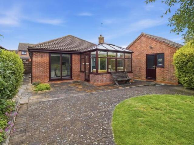 3 bedroom detached bungalow for sale in Magnolia Close, Worcester, WR5