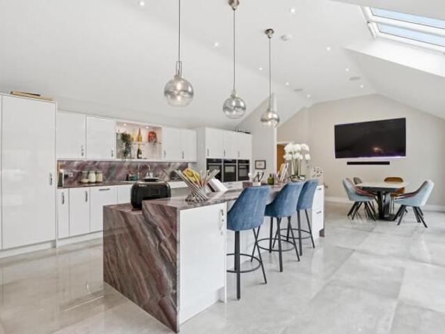 3 bedroom detached bungalow for sale in Millhayes, Great Linford, MK14