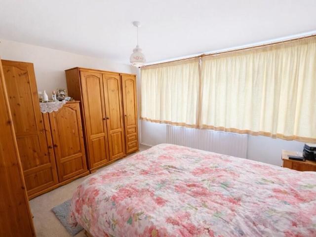 3 bedroom detached bungalow for sale in North Cliffe Drive, Thornton, Bradford, BD13