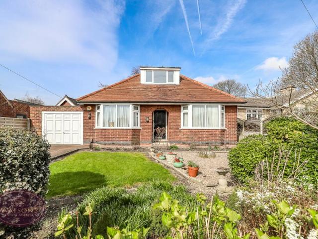 3 bedroom detached bungalow for sale in North Street, Newthorpe, Nottingham, NG16