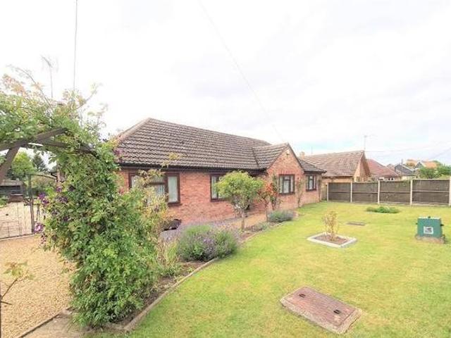 3 bedroom detached bungalow for sale in Saham Road IP25 IP25