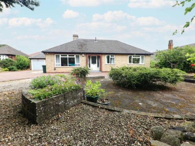 3 bedroom detached bungalow for sale in Scawthorpe, DN5