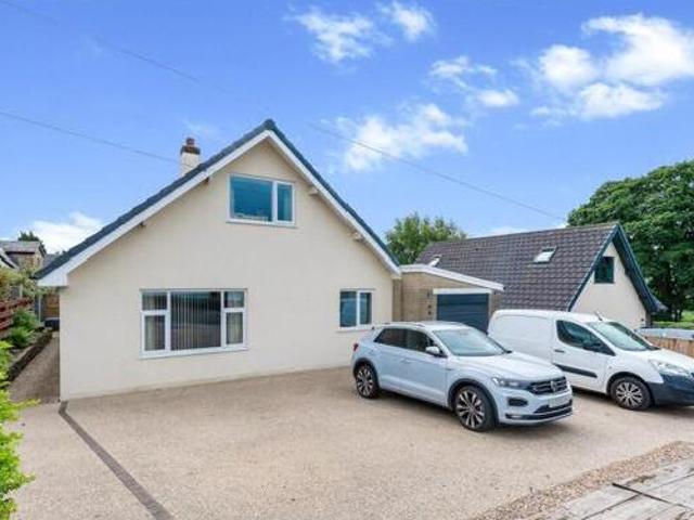 3 Bedroom Detached Bungalow For Sale In Scott Avenue, Burnley