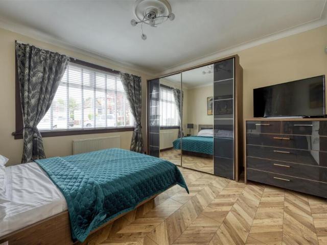 3 bedroom detached bungalow for sale in Second Avenue, Stepps, G33