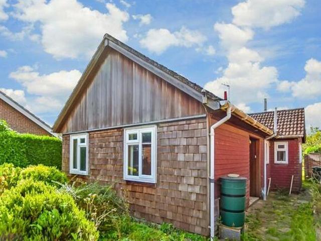 3 Bedroom Detached Bungalow For Sale In Stubbs Cross, Ashford