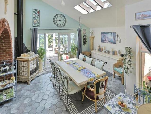 3 bedroom detached bungalow for sale in St. Peters Way, Spixworth, Norwich, NR10