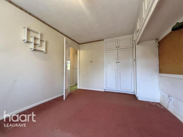 3 bedroom detached bungalow for sale in Stoneygate Road, Luton, LU4
