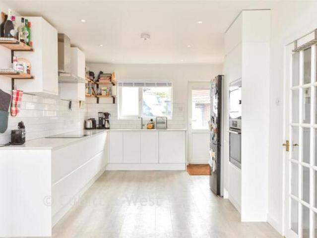 3 bedroom detached bungalow for sale in Sunnydale Close, Brighton, East Sussex, BN1