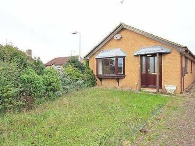 3 bedroom detached bungalow for sale in Queens Court Louth LN11