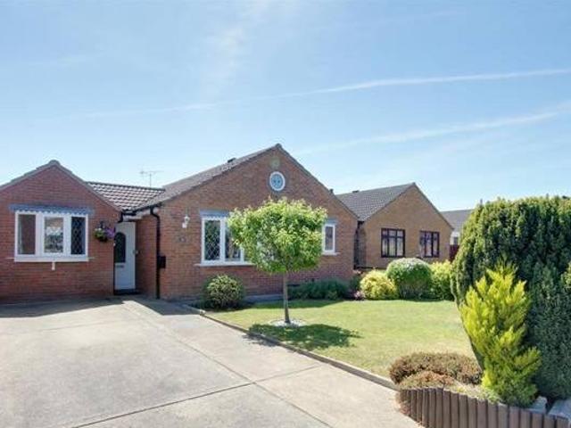 3 bedroom detached bungalow for sale in Robinson Avenue Alford LN13