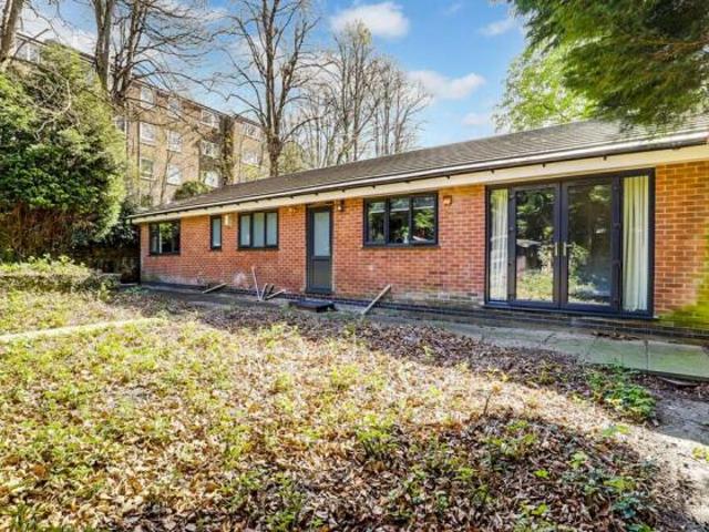 3 bedroom detached bungalow for sale in Redcliffe Road, Nottingham, NG3