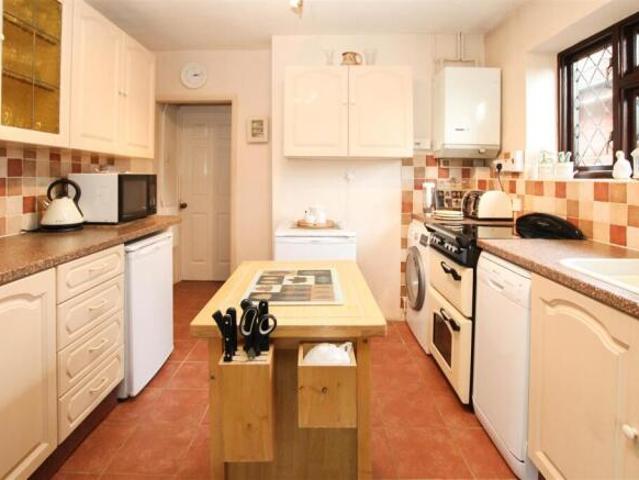 3 bedroom detached bungalow for sale in Rushdene Road, Brentwood, CM15