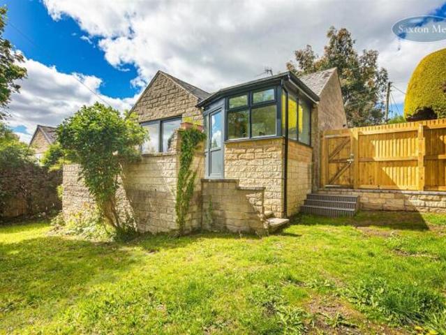 3 bedroom detached bungalow for sale in Woodside Lane, Grenoside, Sheffield, S35