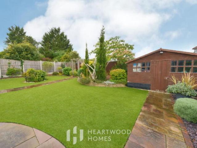 3 bedroom detached bungalow for sale in Watford Road, St. Albans, AL2 3JZ, AL2
