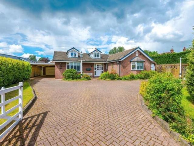 3 bedroom detached bungalow for sale in Weir Lane, Woolston, WA1
