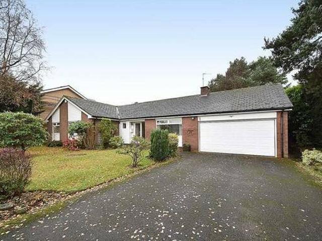 3 bedroom detached bungalow for sale in Willowmead Drive Prestbury SK10
