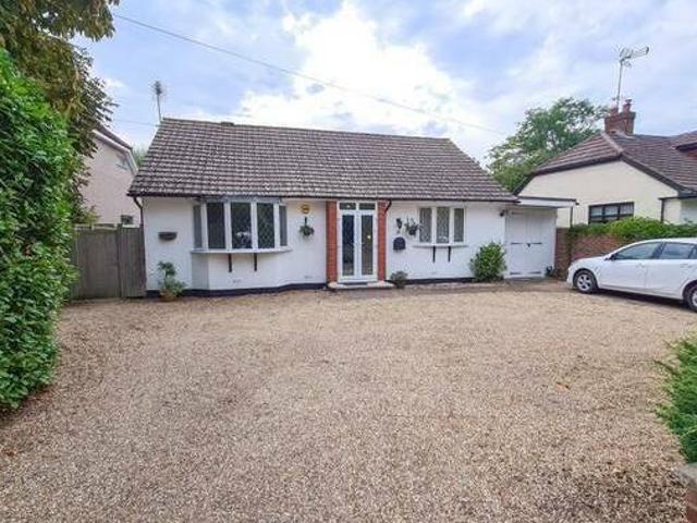 3 bedroom detached bungalow for sale in Wraysbury Berkshire TW19