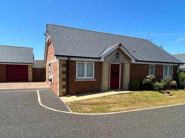 3 bedroom detached bungalow for sale in The Croft TA4