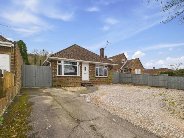 3 bedroom detached bungalow for sale in Vale Avenue, Findon Valley, Worthing BN14 0DB, BN14