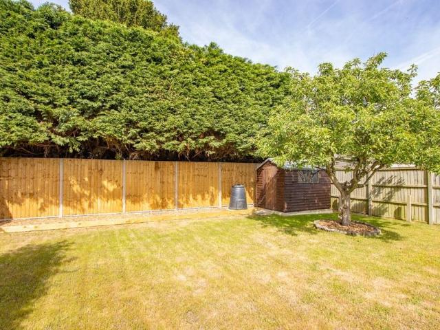 3 bedroom detached bungalow to rent