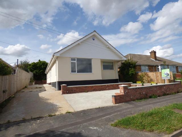 3 bedroom detached bungalow to rent