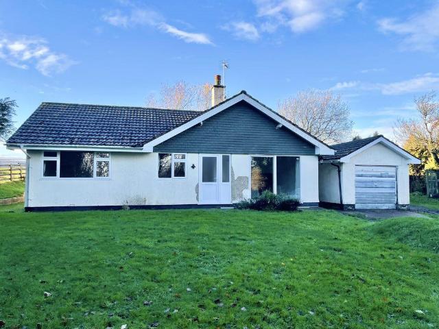 3 bedroom detached bungalow to rent